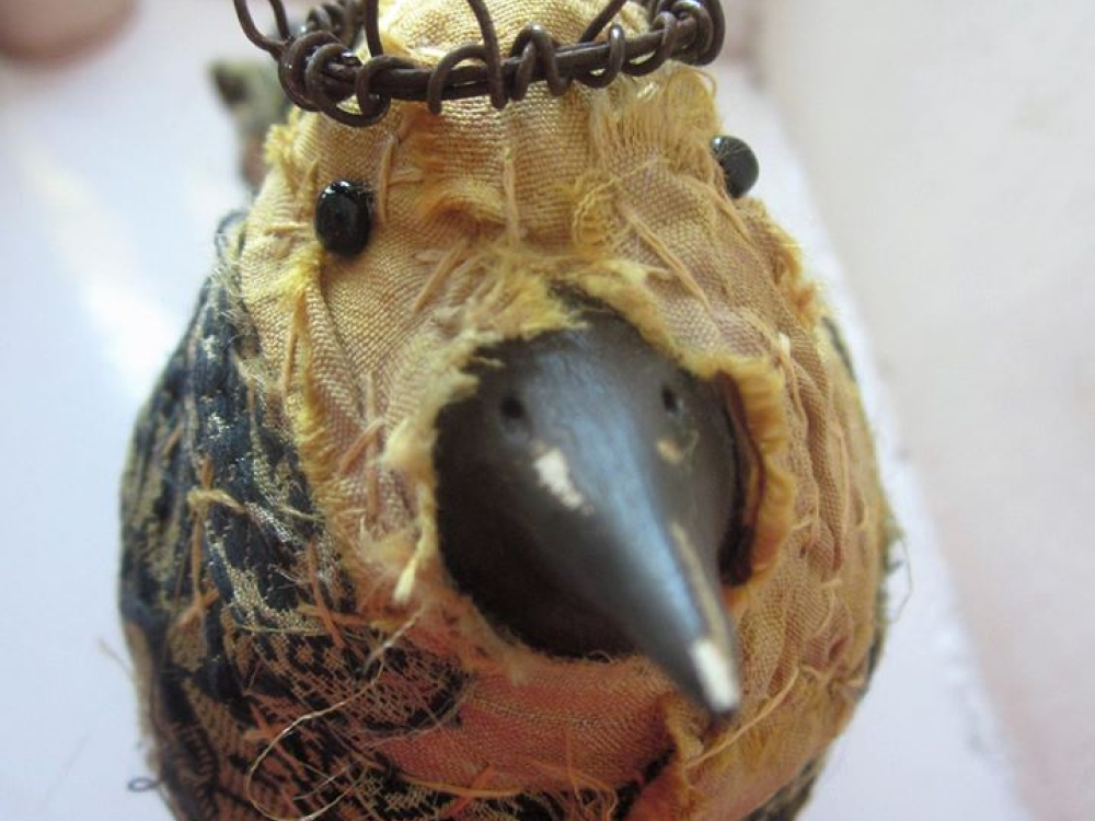 sari bird with crown | LAINEY WHITWORTH ART