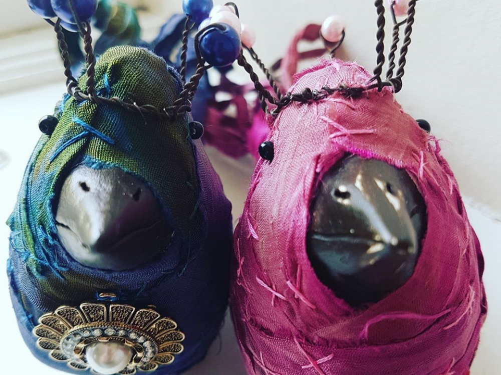 sari birds. | LAINEY WHITWORTH ART